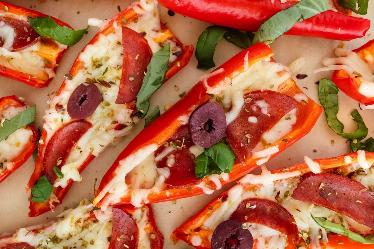 Mini Pepper Pizzas - SUNSET Grown. All rights reserved.